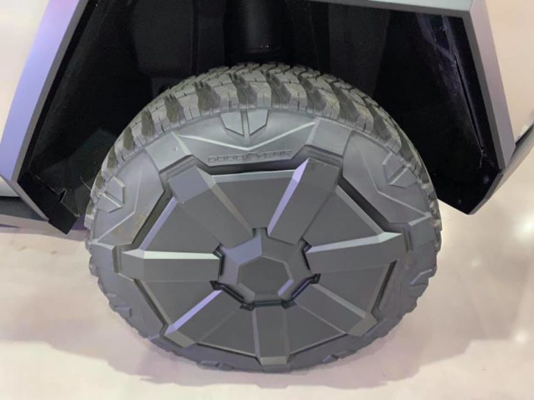 Tesla Cybertruck is on display at the Petersen Auto Museum (pics ...