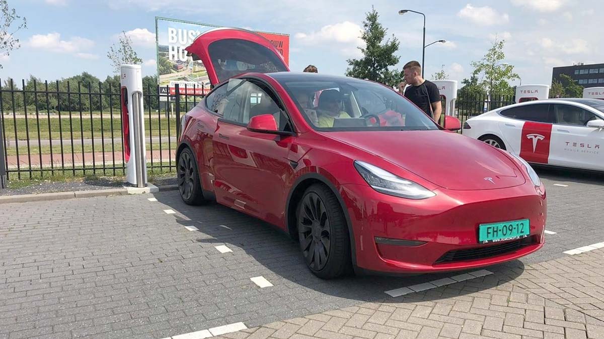 First Tesla Model Y sightings in Europe occur - Tesla Oracle