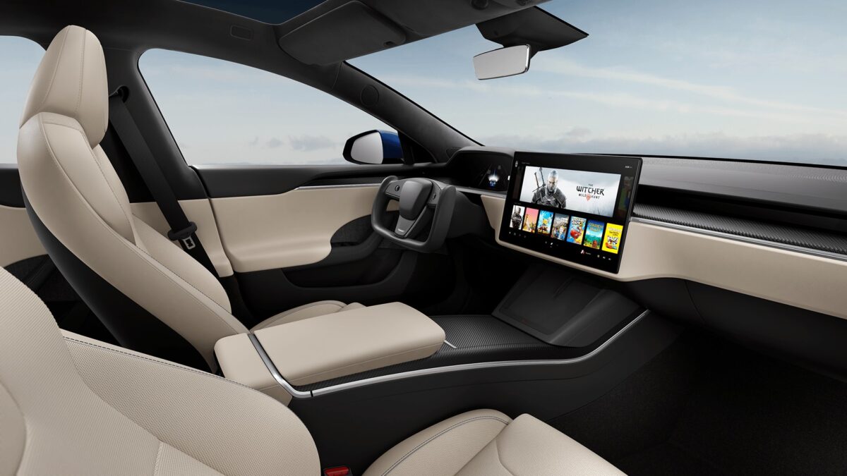 Tesla truly transforms the Model S interior and the definition of in ...