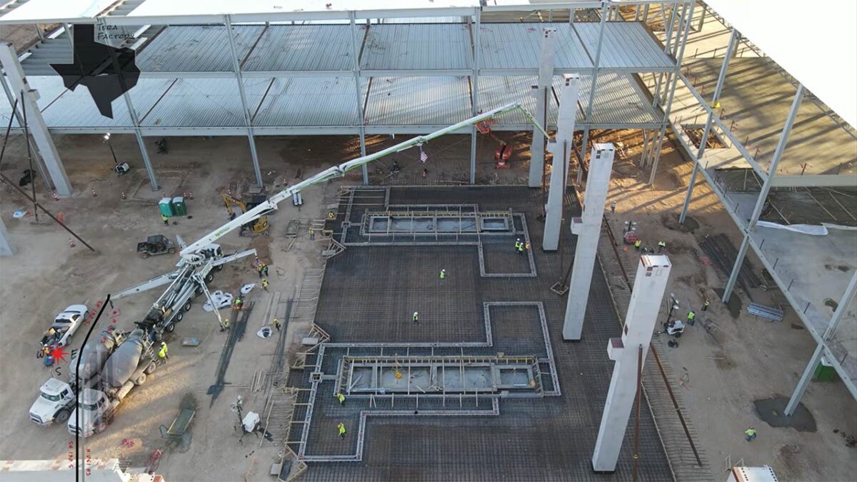 Tesla orders its first 8,000-ton Cybertruck Giga Casting machine ...