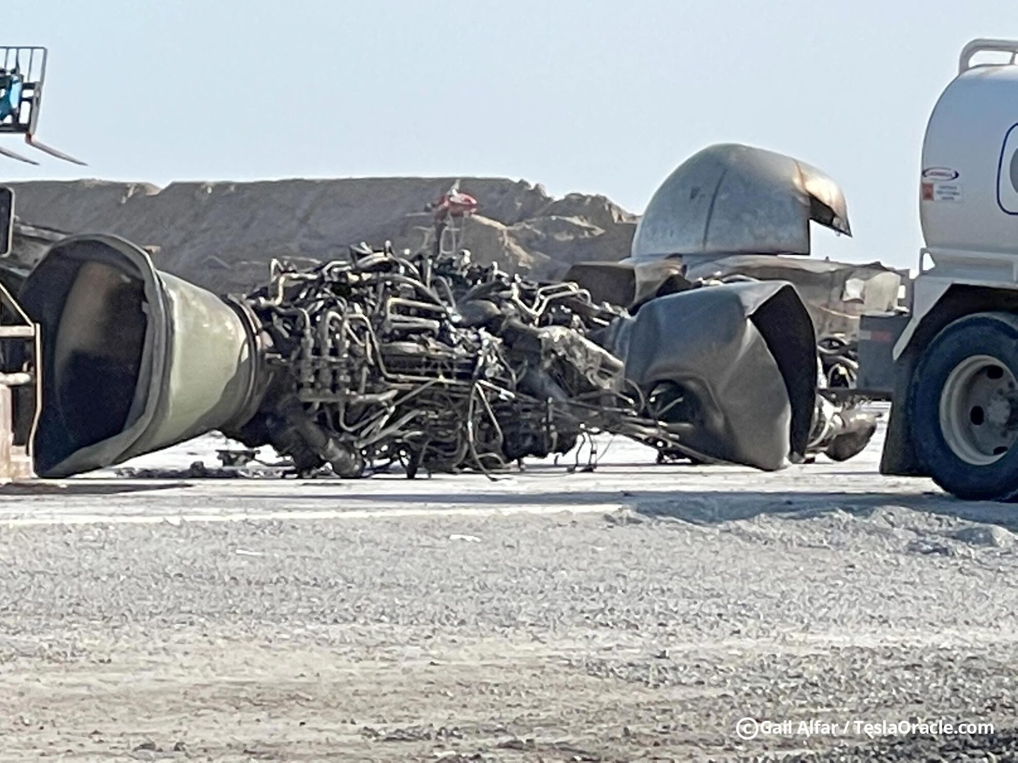 Exclusive pics and videos of the Starship SN10 wreckage cleanup - Tesla ...