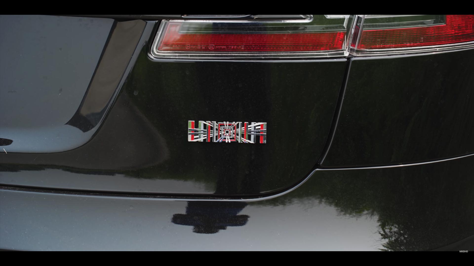 Tesla has re-invented the steering wheel, MKBHD's Model S Plaid first ...