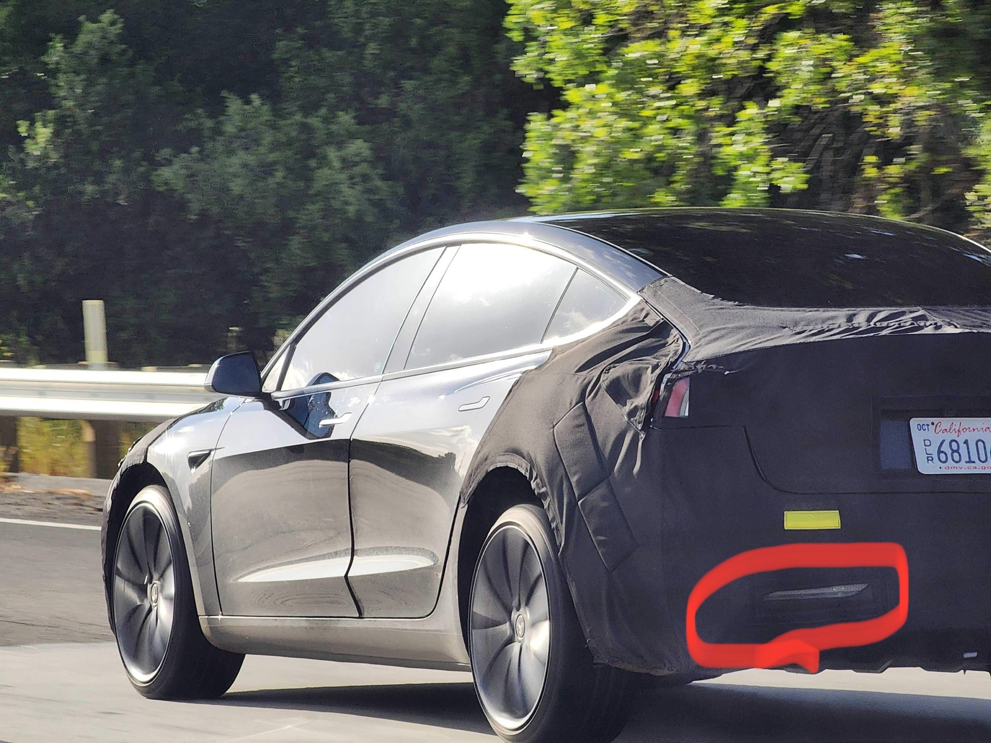 This is how the rear fascia of the Tesla Model 3 Project Highland could ...