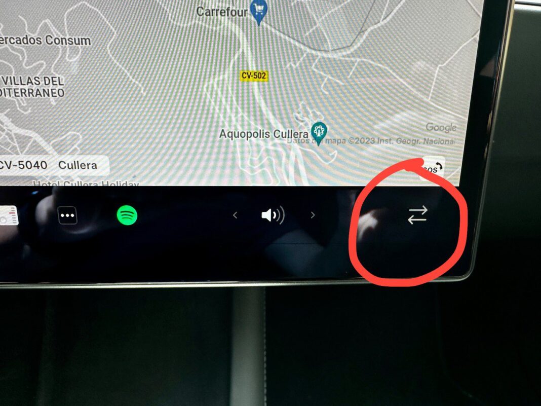 Tesla Model S and Model X owners can switch the on-screen media player ...