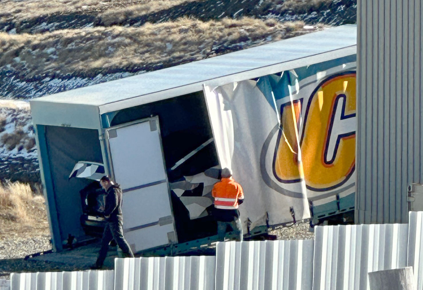 Tesla brings the camouflage-wrapped Cybertruck prototype to New Zealand ...