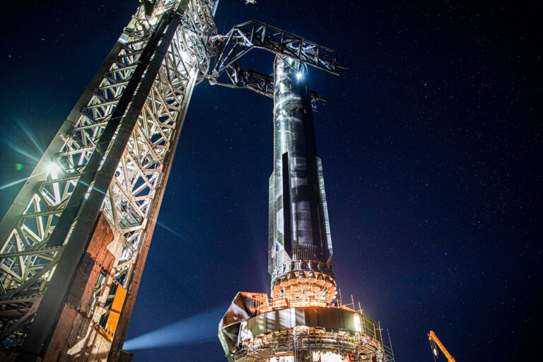 SpaceX lifts Booster 9 onto the orbital launch pad ahead of tests ...