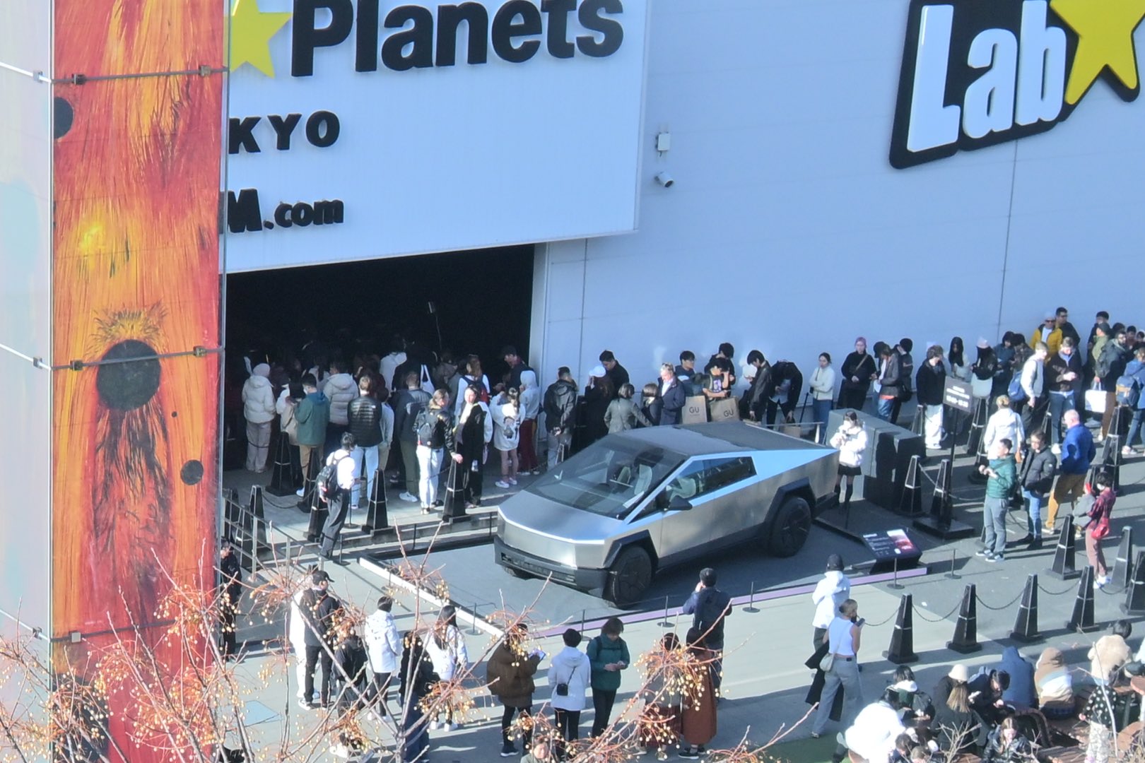 After China, Tesla exhibits the Cybertruck in multiple Japanese cities ...