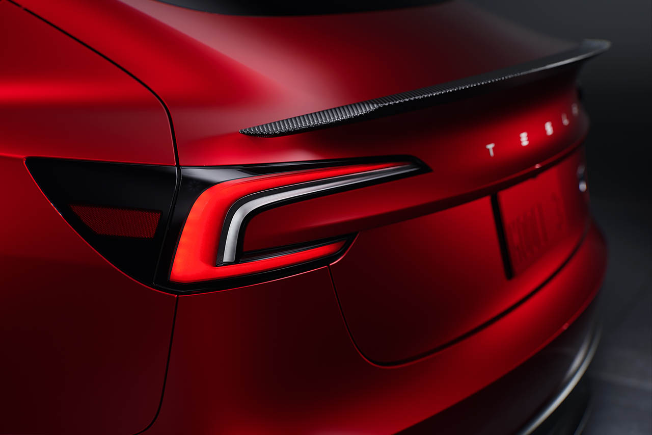 Explore the redesigned Tesla Model 3 Performance interior and exterior ...