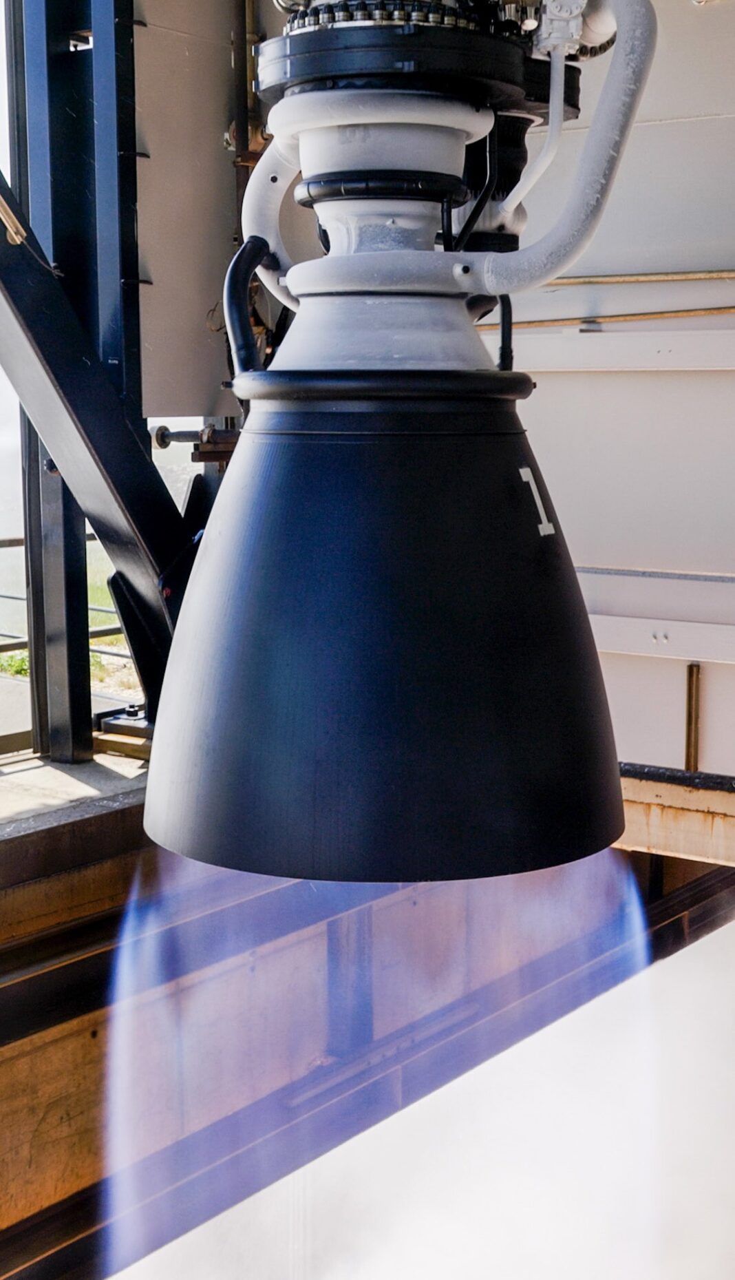 SpaceX fires the Raptor 3 engine for the first time and silences the ...