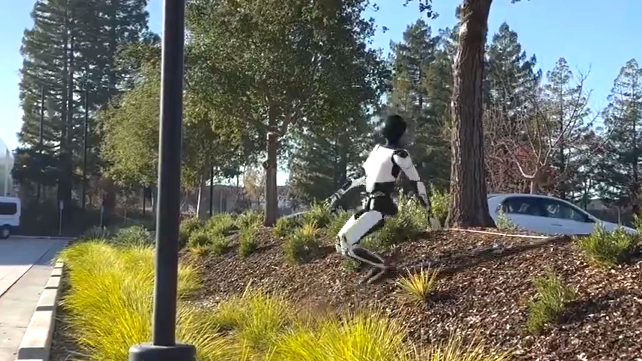 Tesla Optimus bot almost took a tumble during a walk test but recovered ...