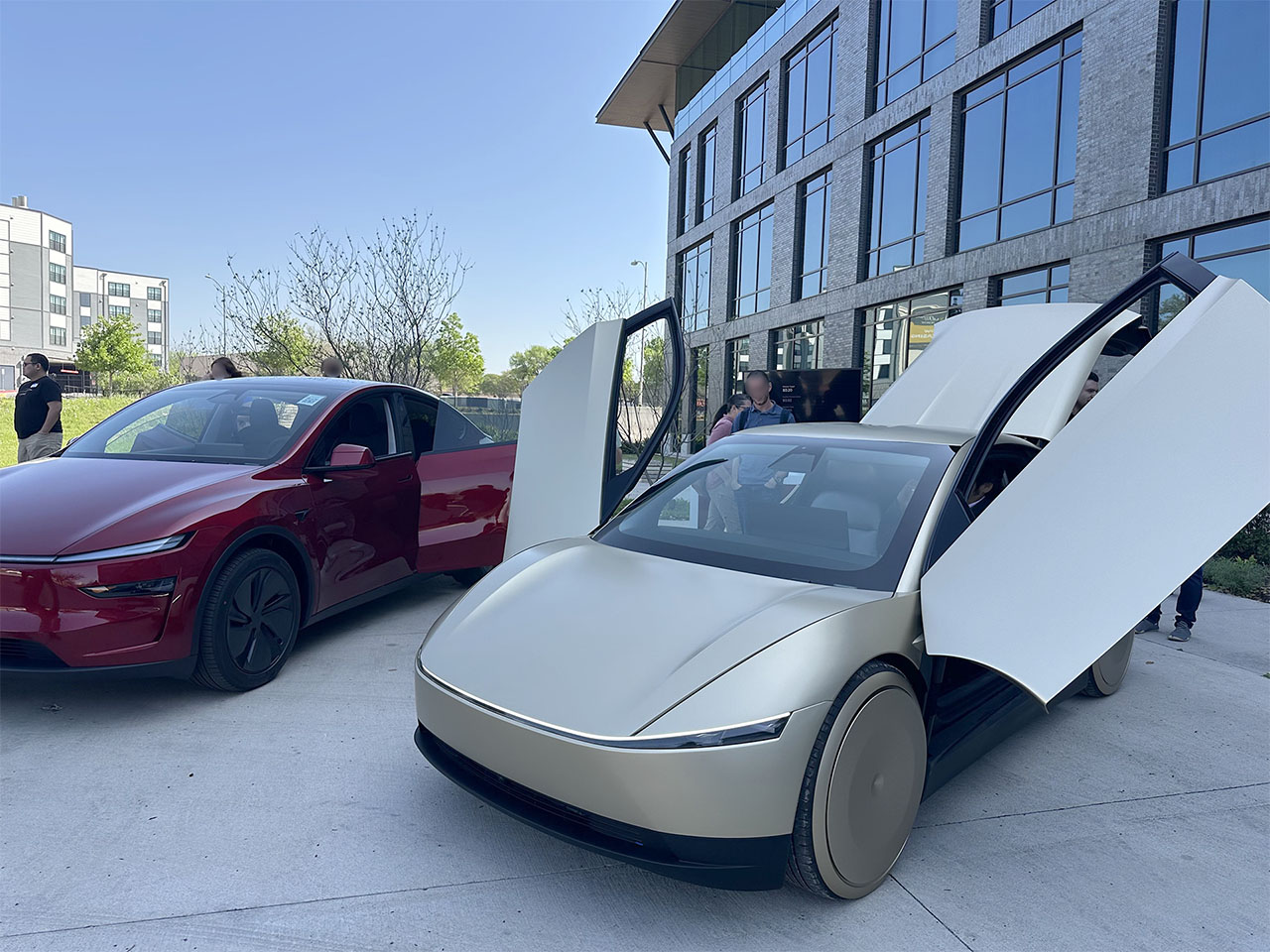 Tesla Robotaxi service and self-delivery of cars to start in Austin in ...