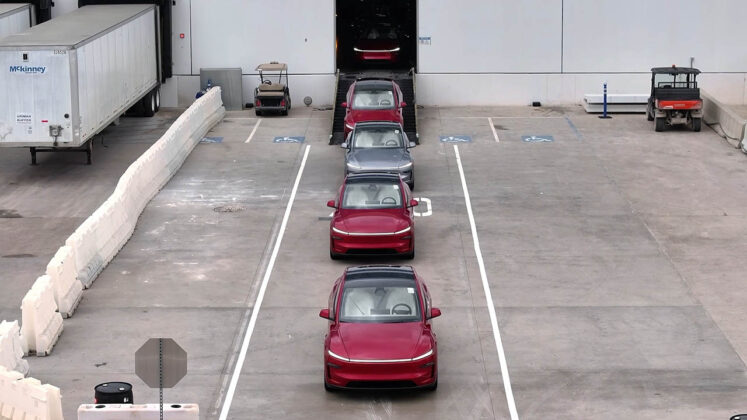 Tesla (TSLA) delivers 47,441 more cars in Q2 compared to Q1 2025 but ...