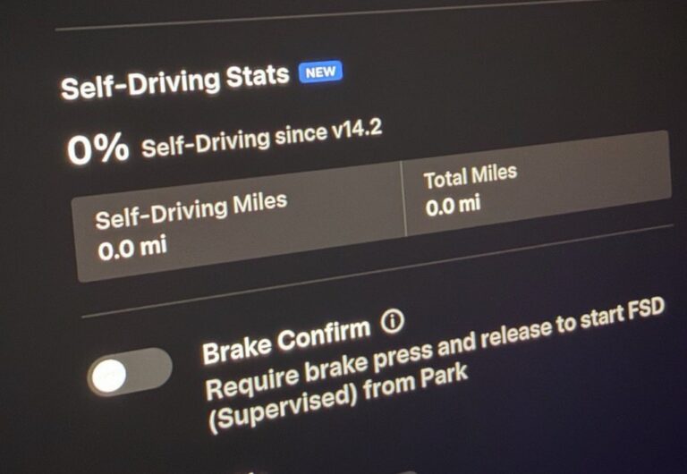 Tesla begins limited rollout of the FSD v14.2 (2025.38.9.5) update ...